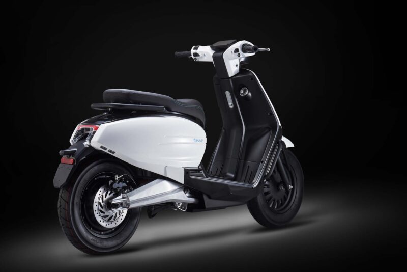 TENNIS is Velocifero's only scooter offered in both electric and 125 cc ...