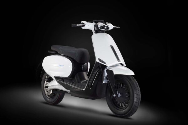 TENNIS is Velocifero's only scooter offered in both electric and 125 cc ...
